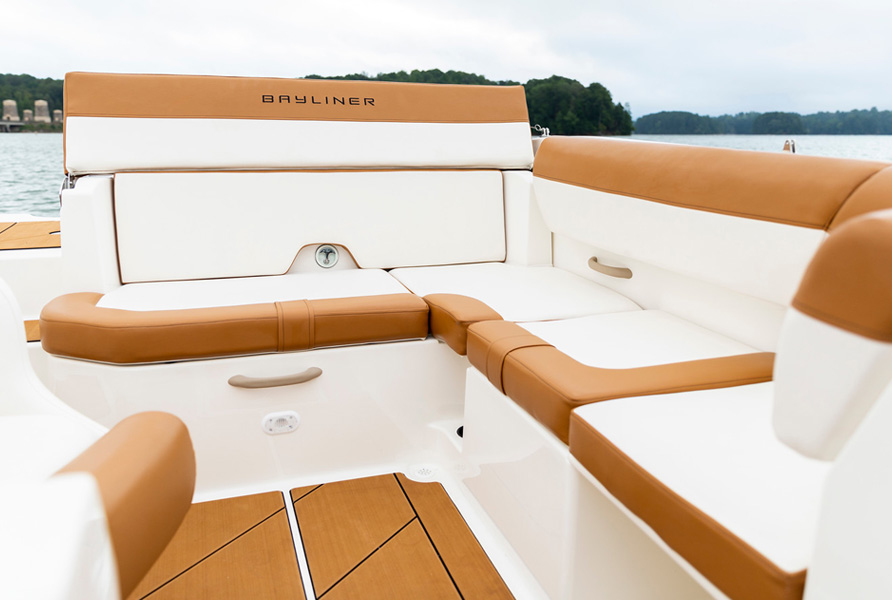 Bayliner DX2050 Deck Boat - Buy A New Bayliner DX2050 Today!