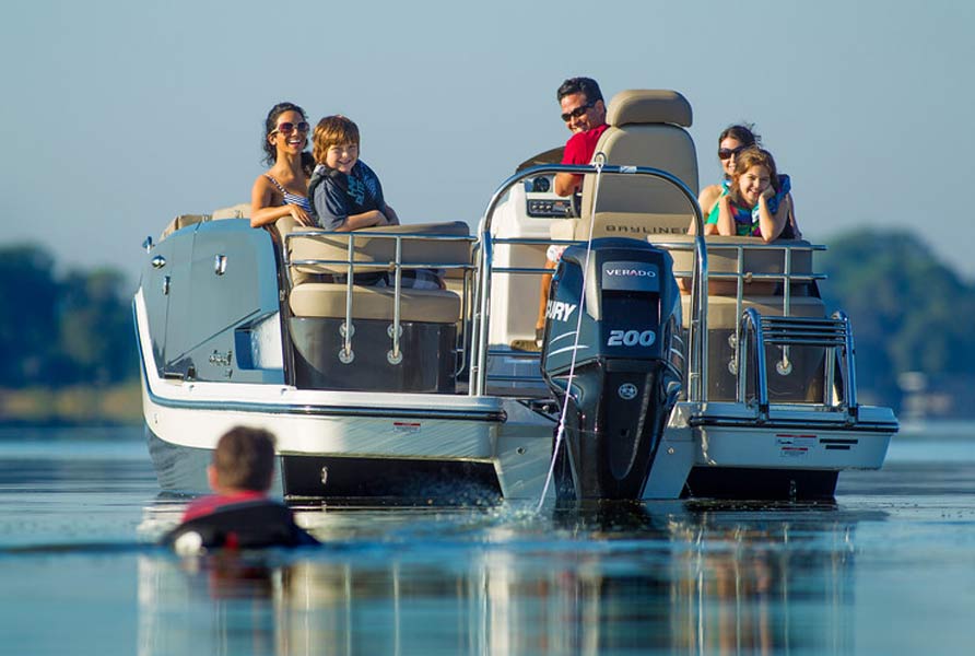 Bayliner Element XR7 Deck Boat - Buy A New Bayliner Element XR7 Today!